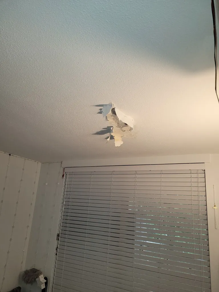 Bad Ceiling Leak From The Dryer Duct | Masduct